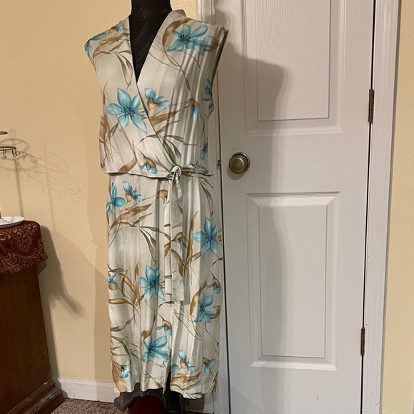 Caribbean Joe | Dresses | Caribbean Joe Cream And Blue Floral Midi ...